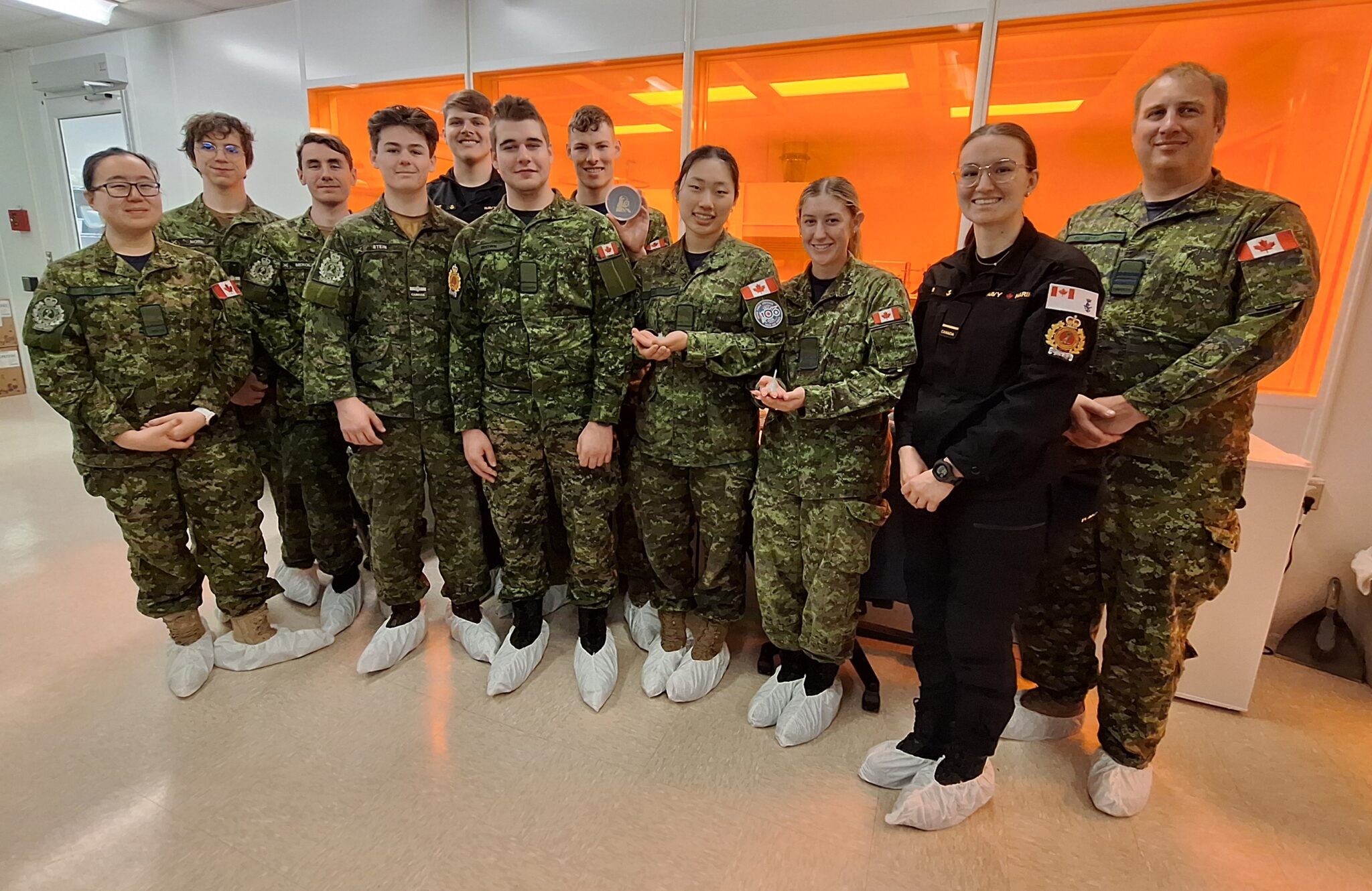 NFK welcomes RMC students - NanoFabrication Kingston